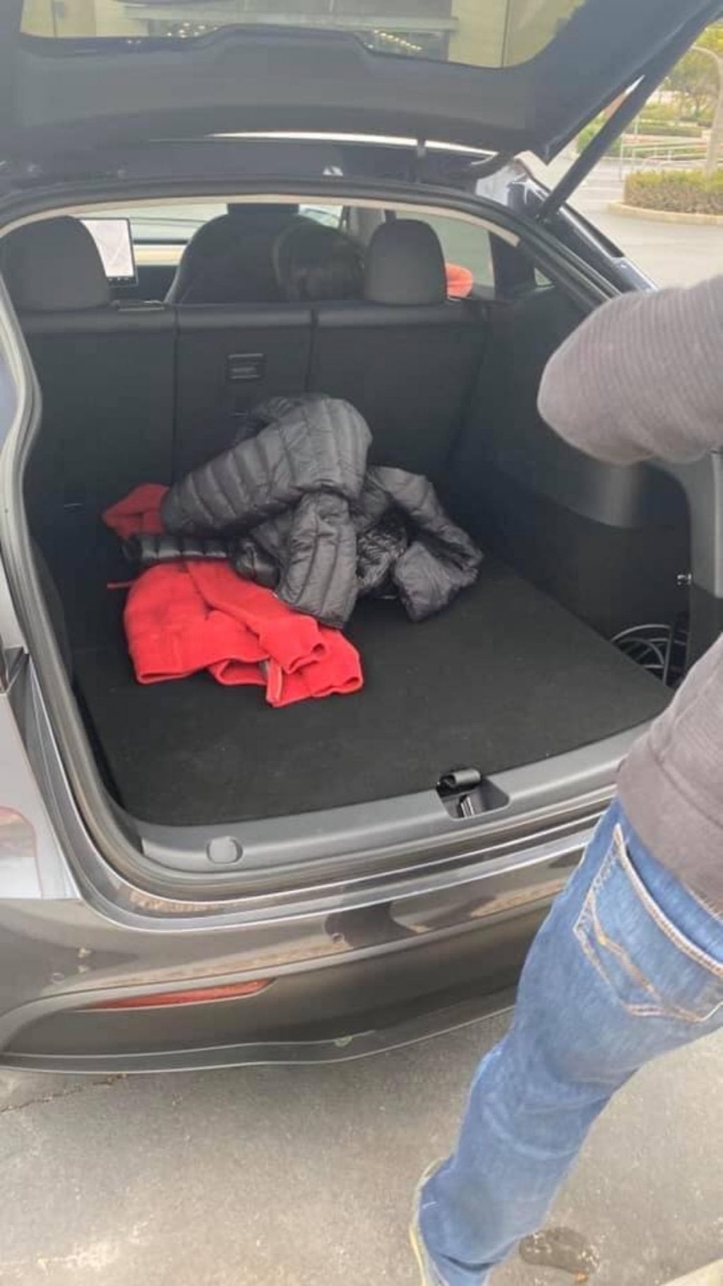 First look at the Tesla Model Y trunk and cargo space - Drive Tesla Canada