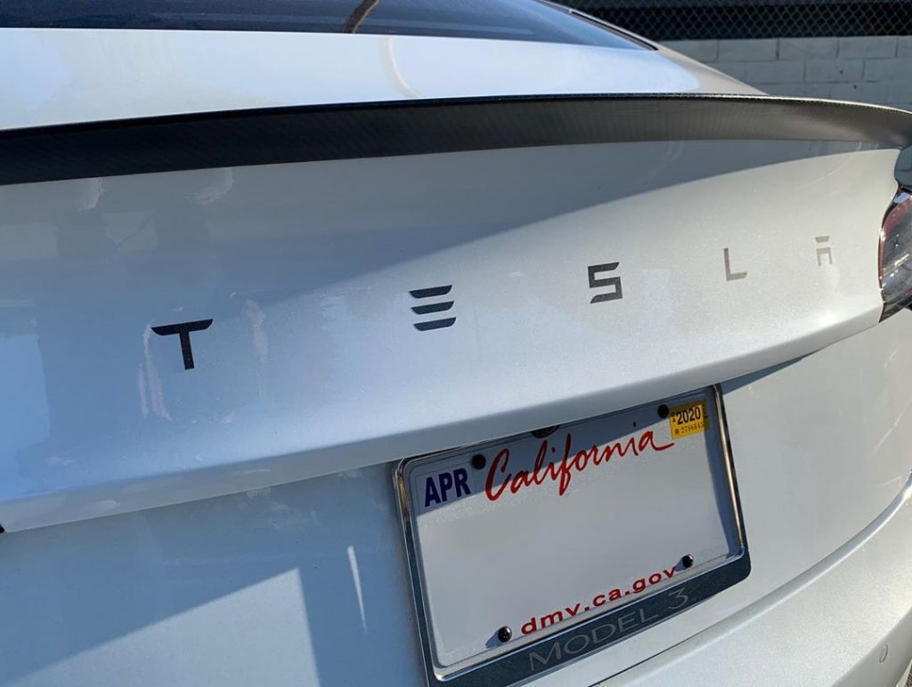 TesBros now selling vinyl T-E-S-L-A lettering for your Model 3 trunk ...