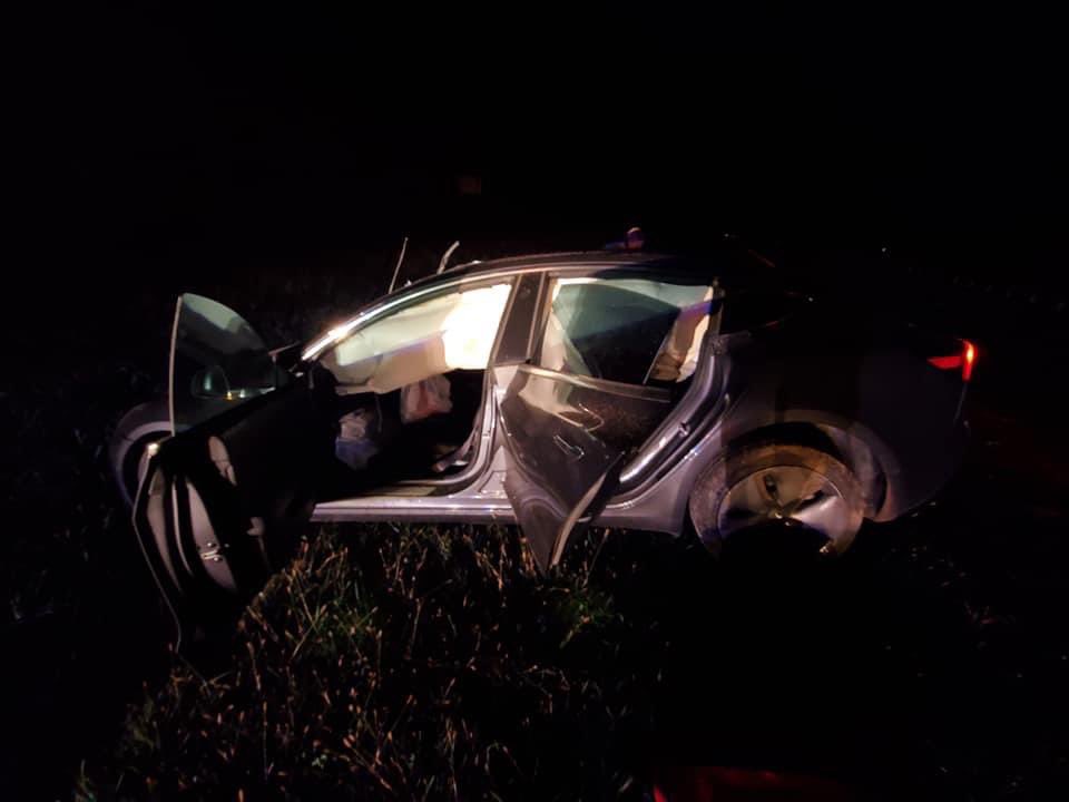 Tesla's safety record proves itself again in head-on collision - Drive ...