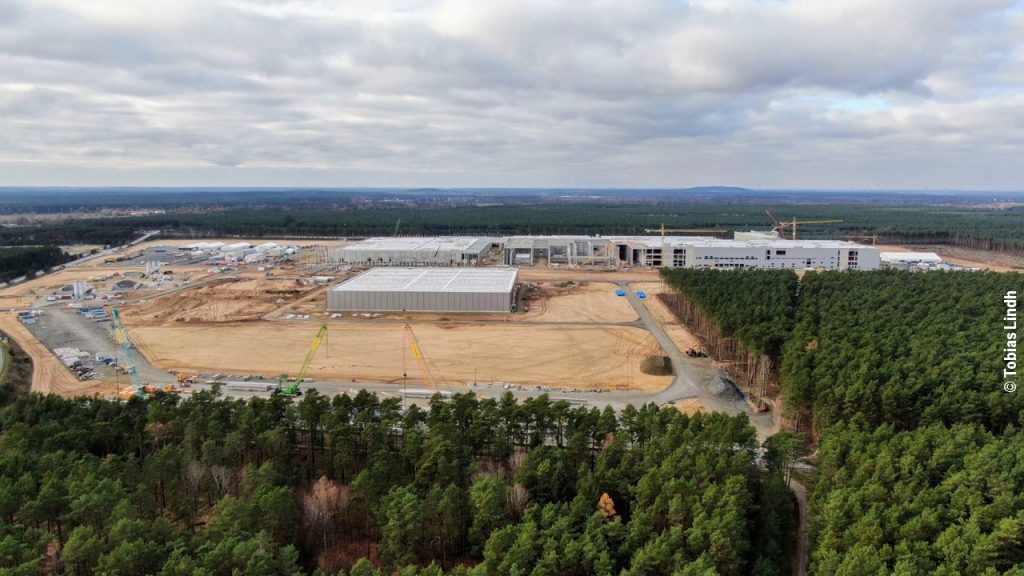 Giga Berlin to begin test production of Model Y Long Range this week ...