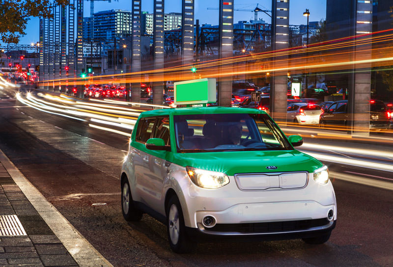 Electric taxi service Téo Taxi returning to Quebec streets - Drive Tesla