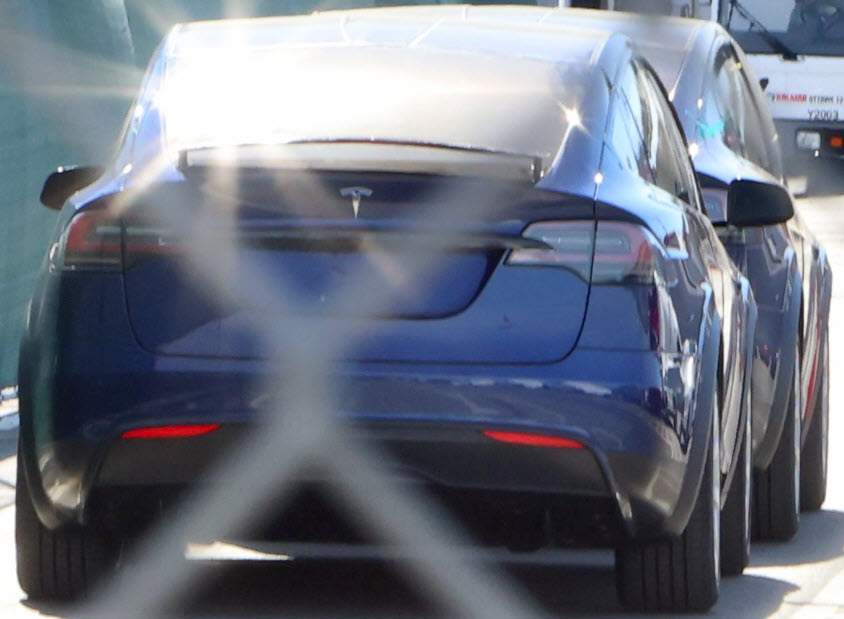 First refresh Tesla Model X vehicles spotted at Fremont factory - Drive ...