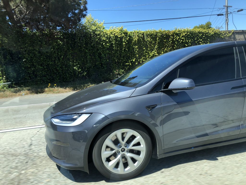 Tesla updates Model S and Model X Plaid badging to (almost) return to ...