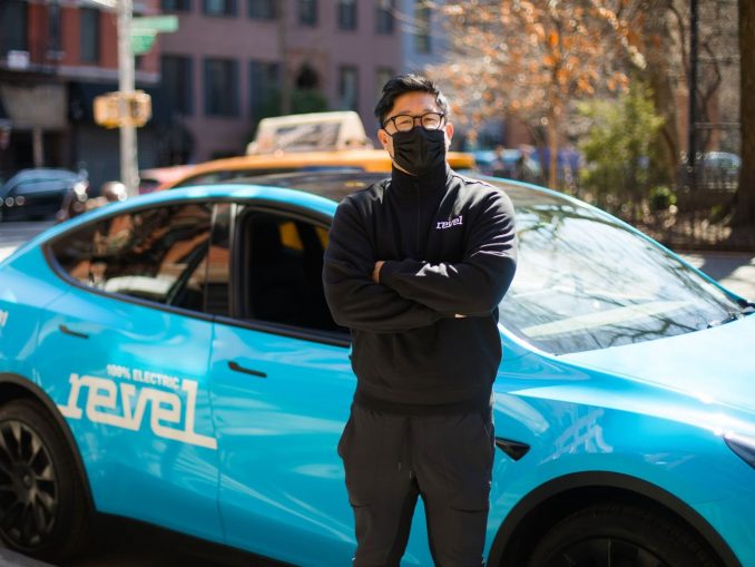 Tesla Model Y Revel taxi crashes at high speed in Manhattan - Drive Tesla