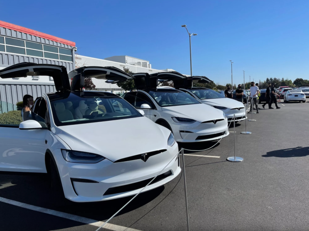2021 Tesla Model 3 side repeater cameras not working, leading to parts ...