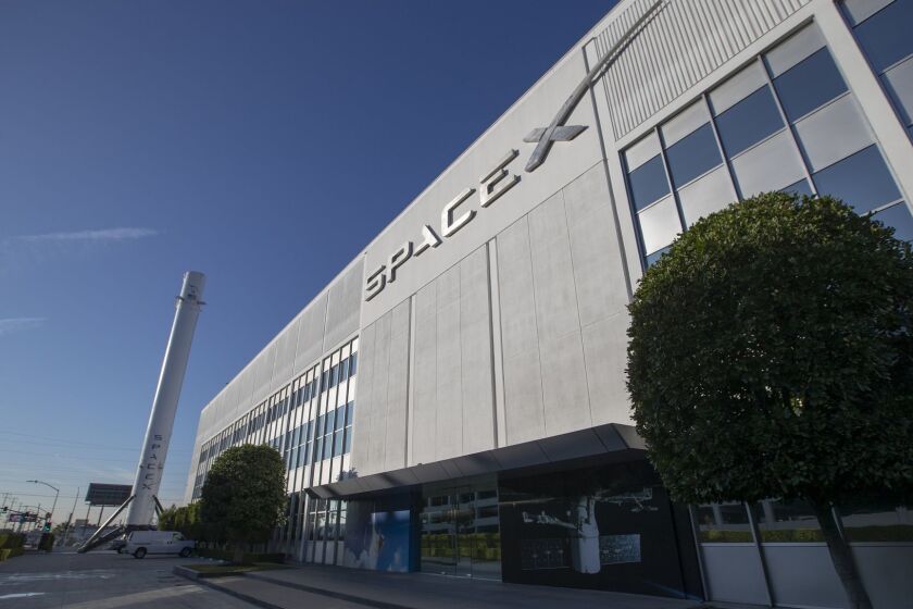 SpaceX headquarters in Hawthorne sees COVID-19 outbreak - Drive Tesla