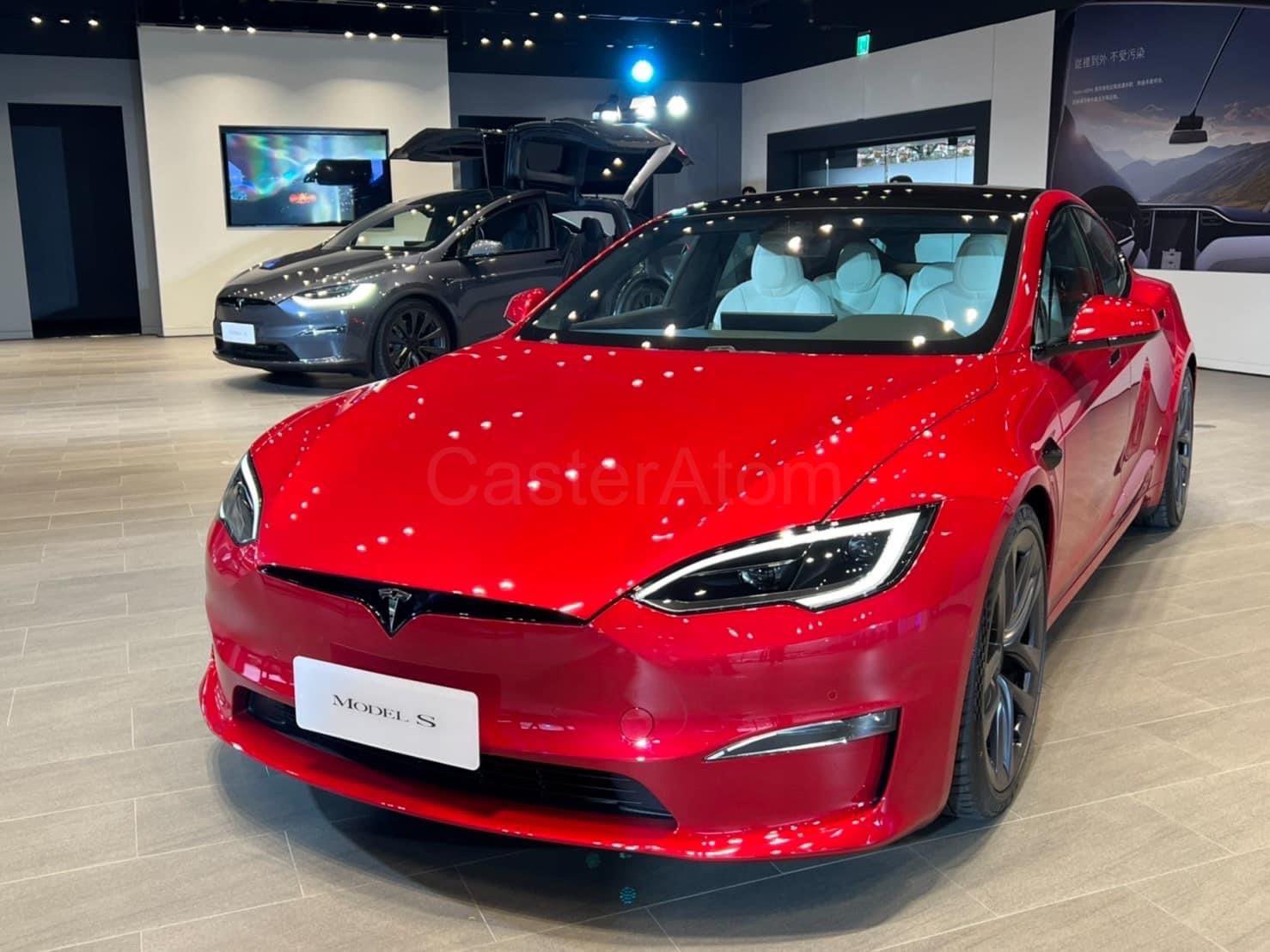 Tesla Stops Model S Production Line To Add Matrix LED Headlights And 