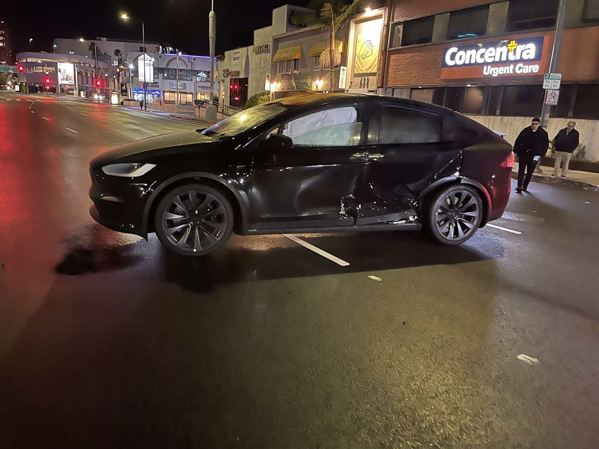 Tesla owner suffers only minor injuries after his Model 3 flies 85 feet ...