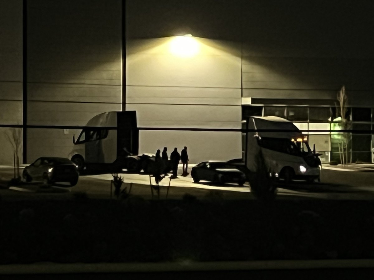 Two new Tesla Semis roll out of Giga Nevada - Drive Tesla