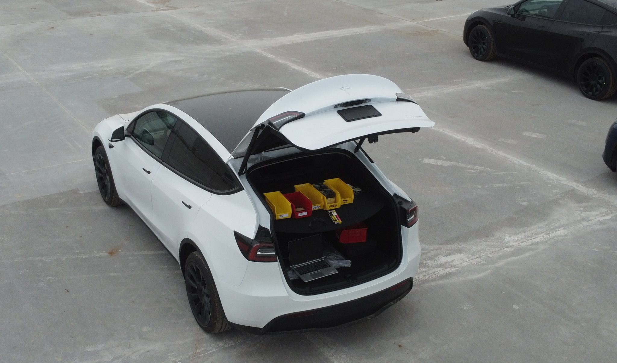 Giga Texas Model Y to include Parcel Shelf and Cargo Hooks - Drive Tesla