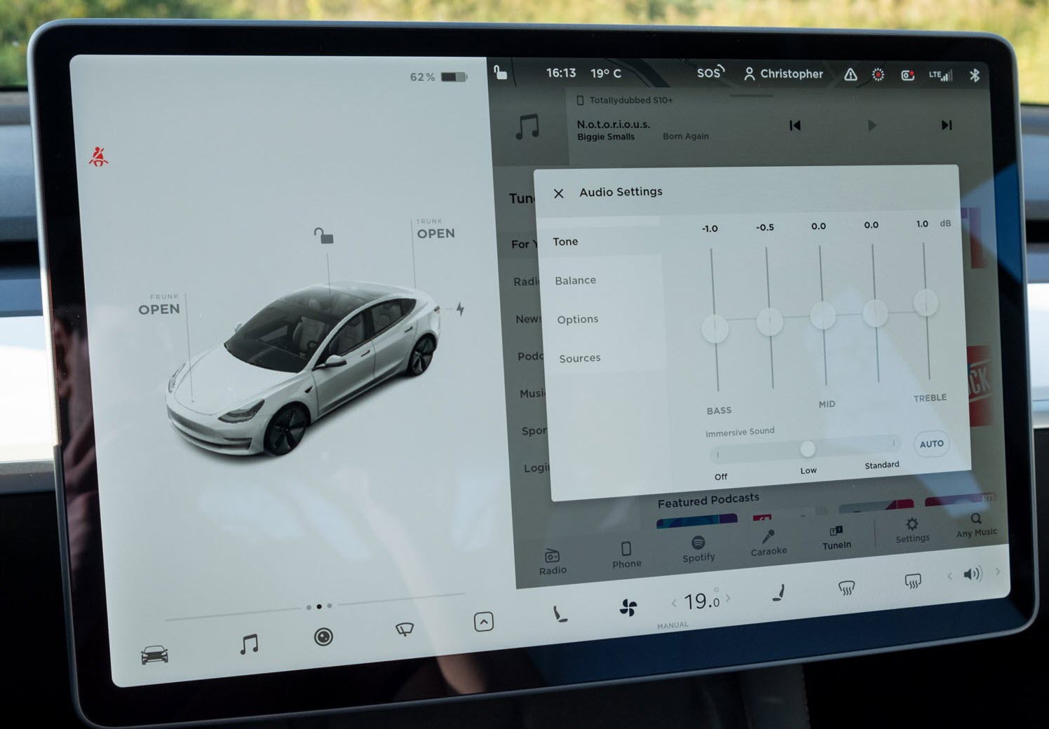 Elon Musk hints at lossless audio improvements, and maybe Apple Airplay ...