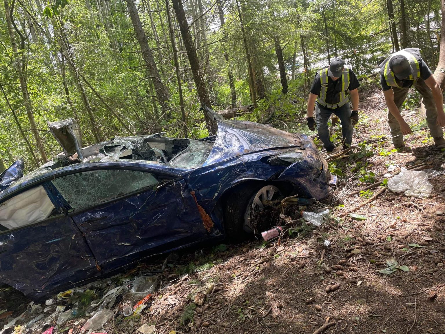 Tesla owner suffers only minor injuries after his Model 3 flies 85 feet ...
