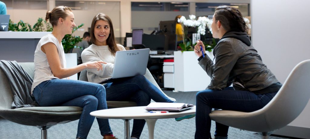 Our first glimpse at the Tesla Semi battery pack and thermal management ...