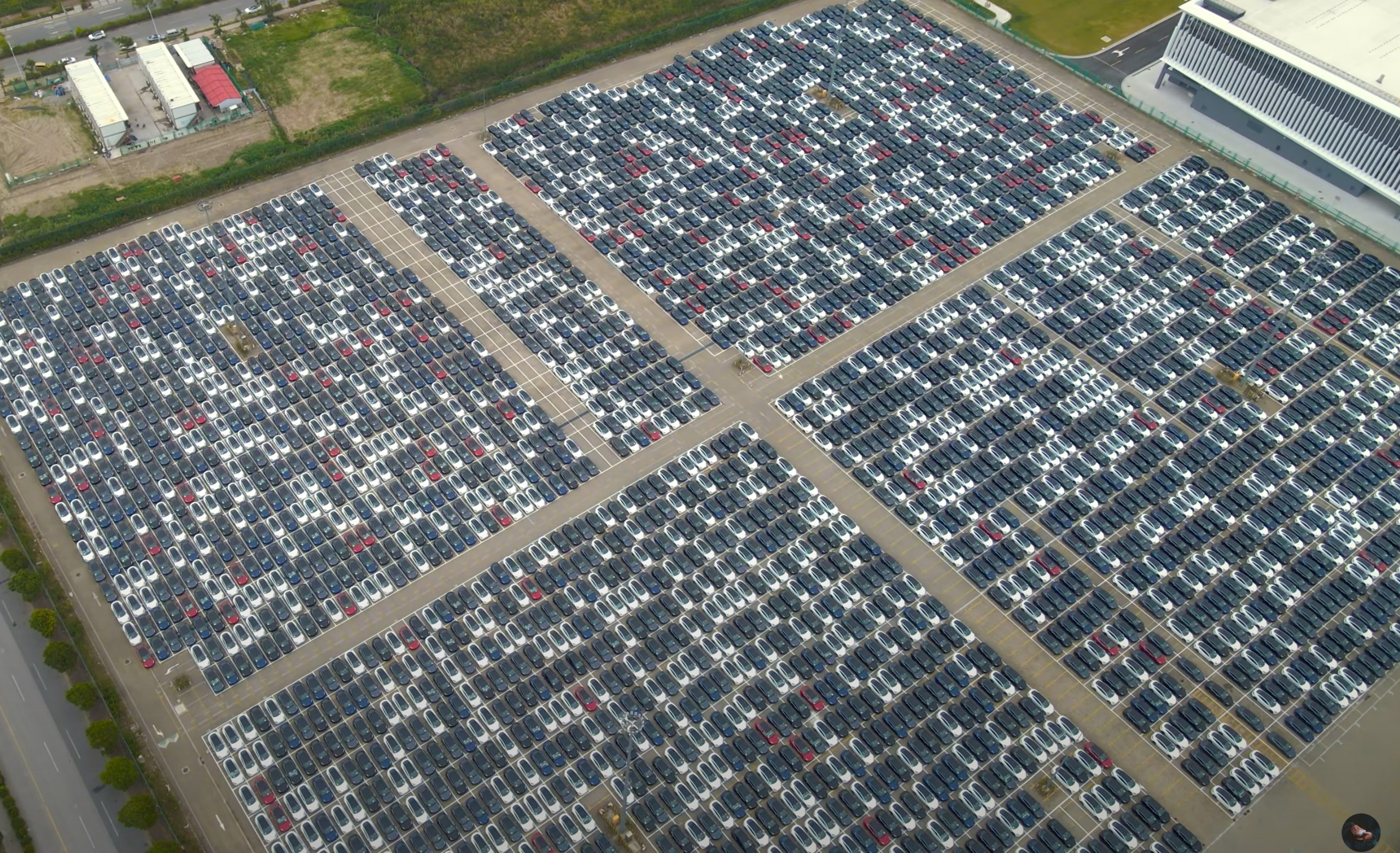 Tesla adds another 4,000 Model 3 and Model Y cars to Luchao Port ...