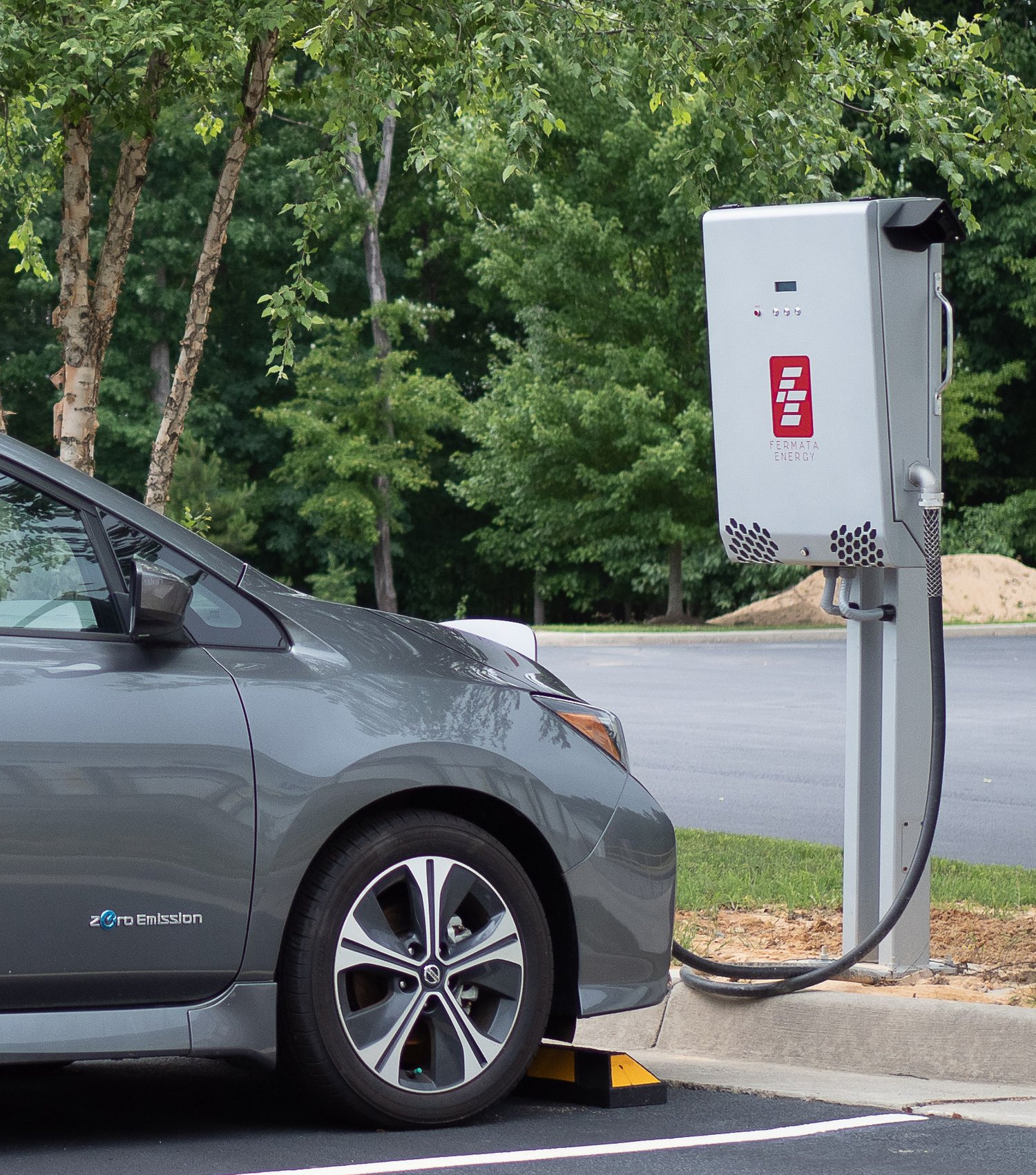 Nissan announces a bi-directional charger for the Nissan Leaf - Drive Tesla