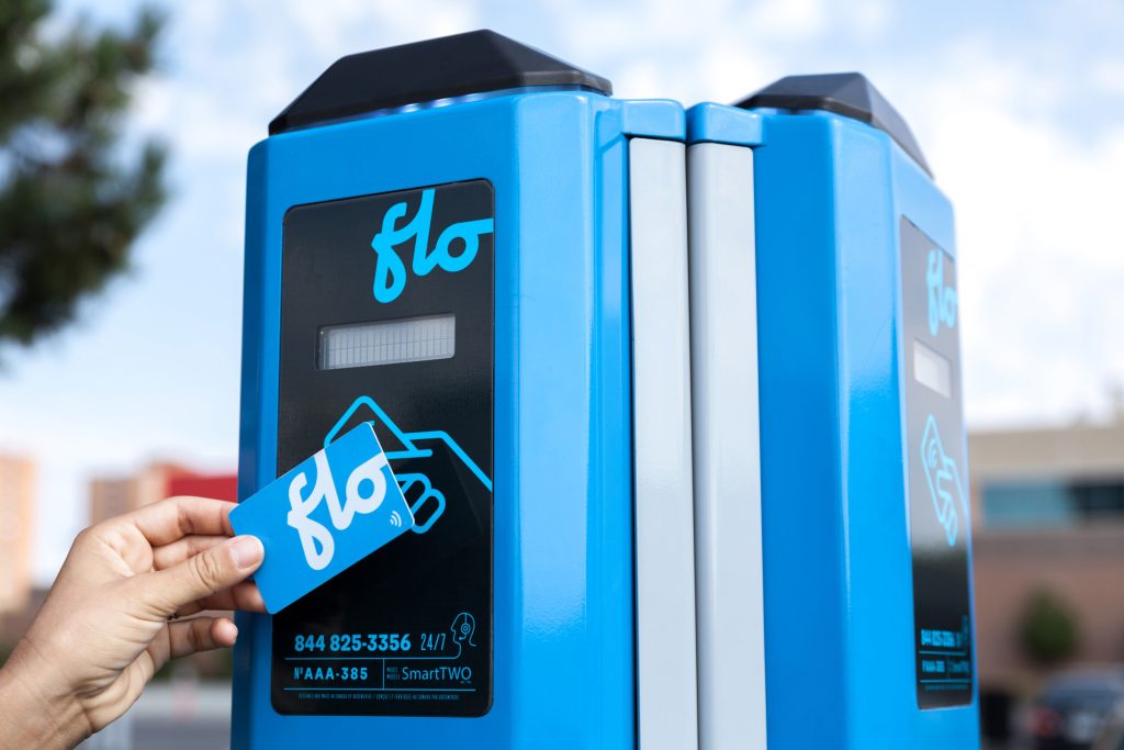 FLO introduces its FLO Ultra 320kW/500kW DC fast charger - Drive Tesla