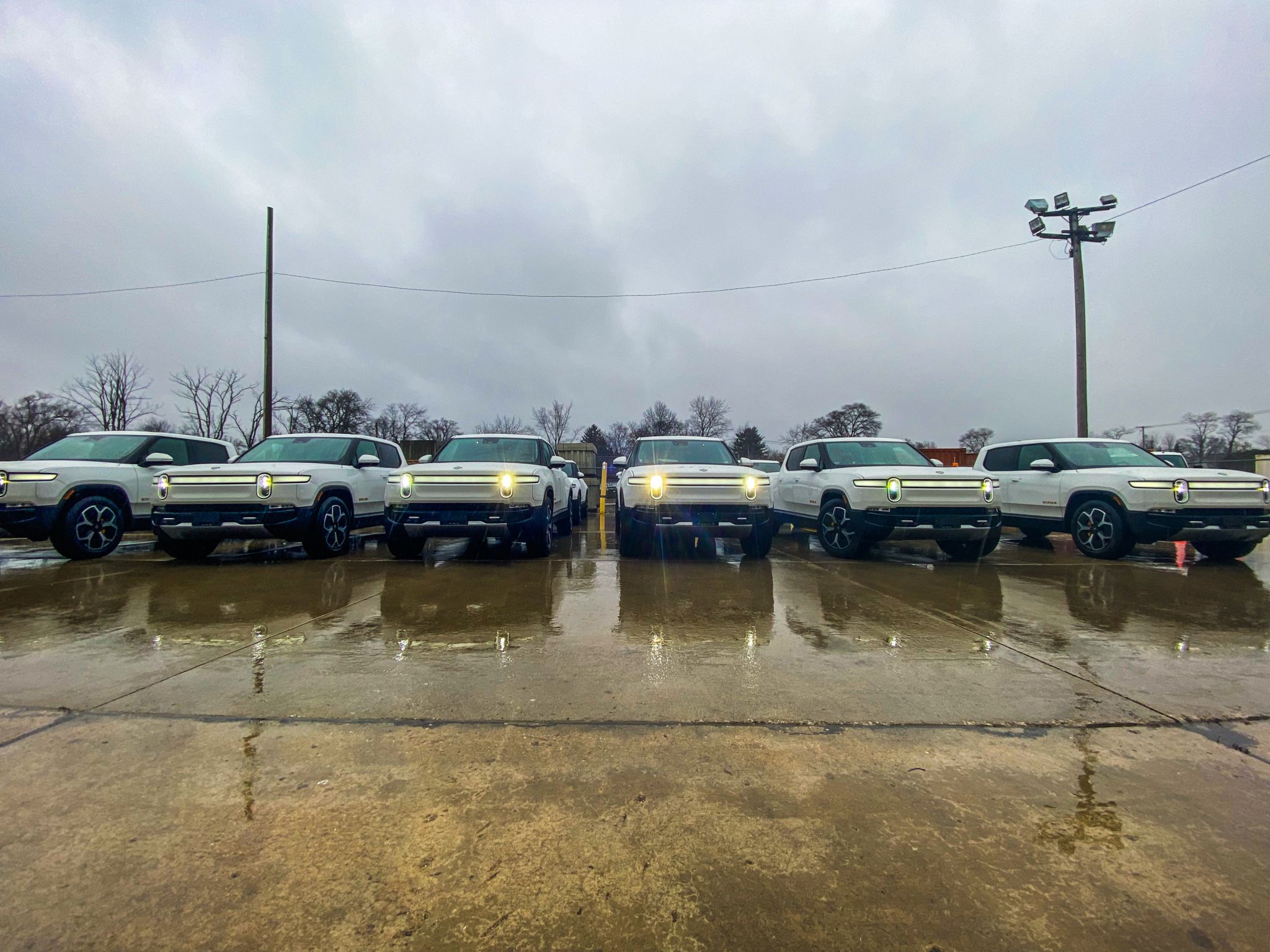 ComEd adds fleet of 15 Rivian R1T electric trucks - Drive Tesla
