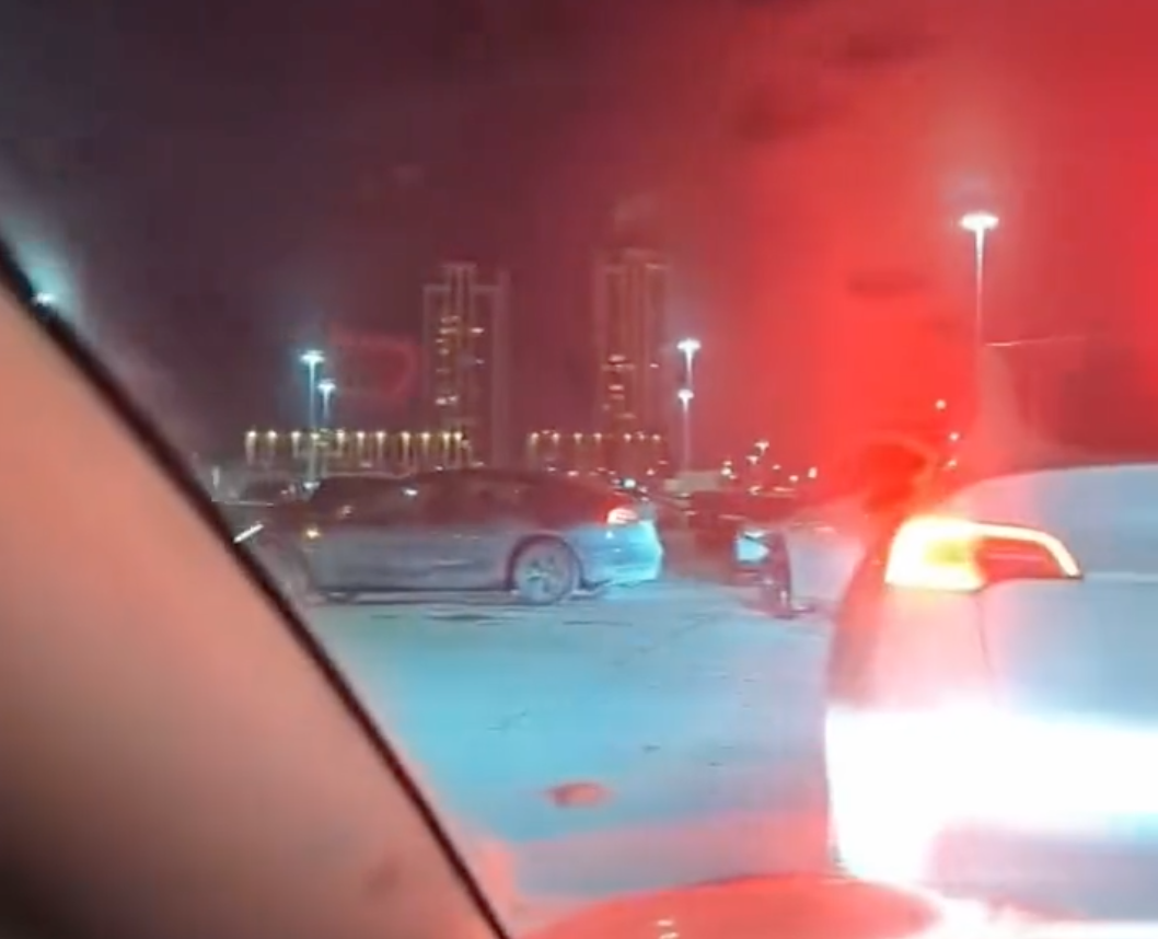 Cold snap causes long line ups at Tesla Superchargers in Ontario and ...