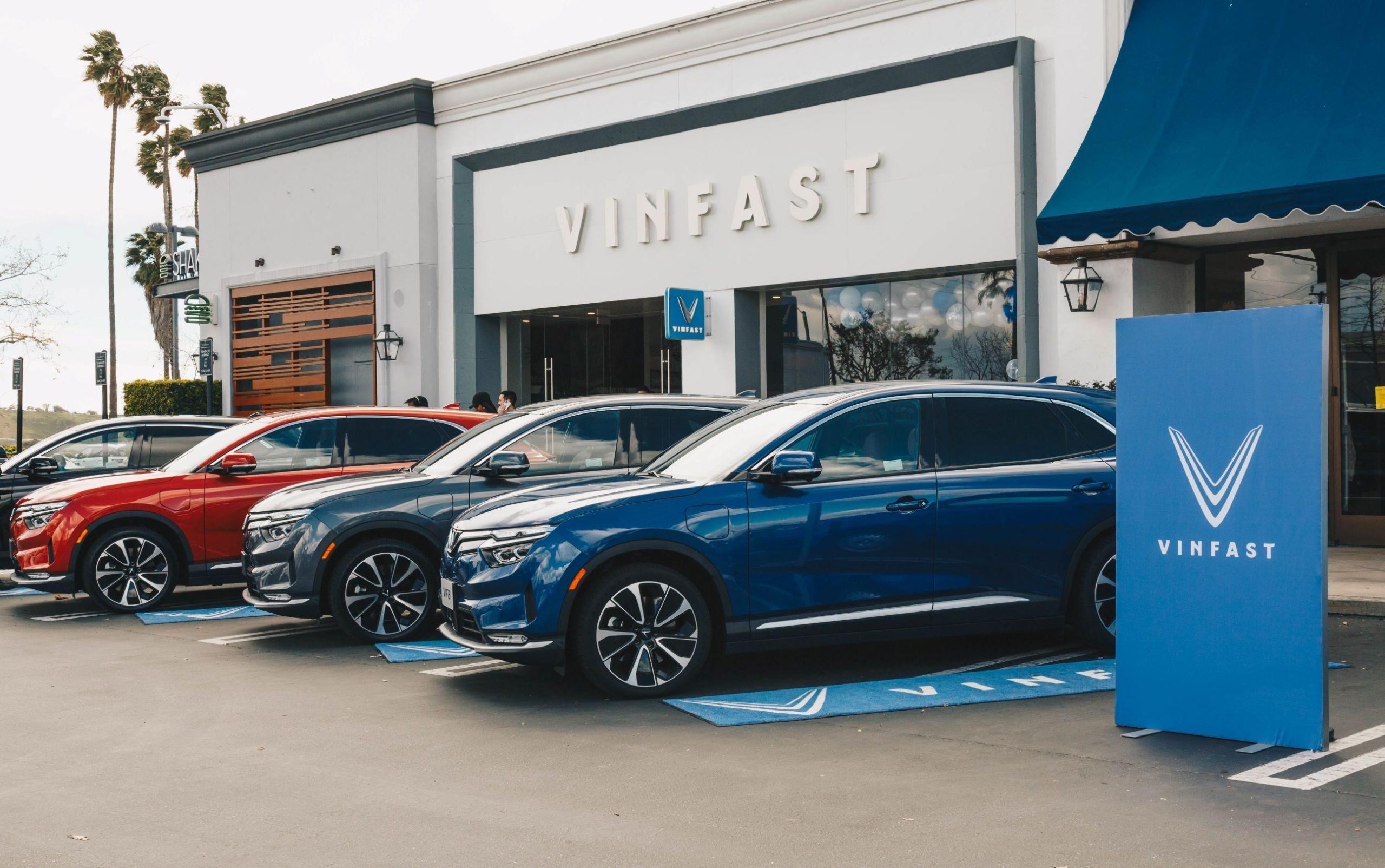 VinFast delivers first VF8 electric SUVs in the US - Drive Tesla