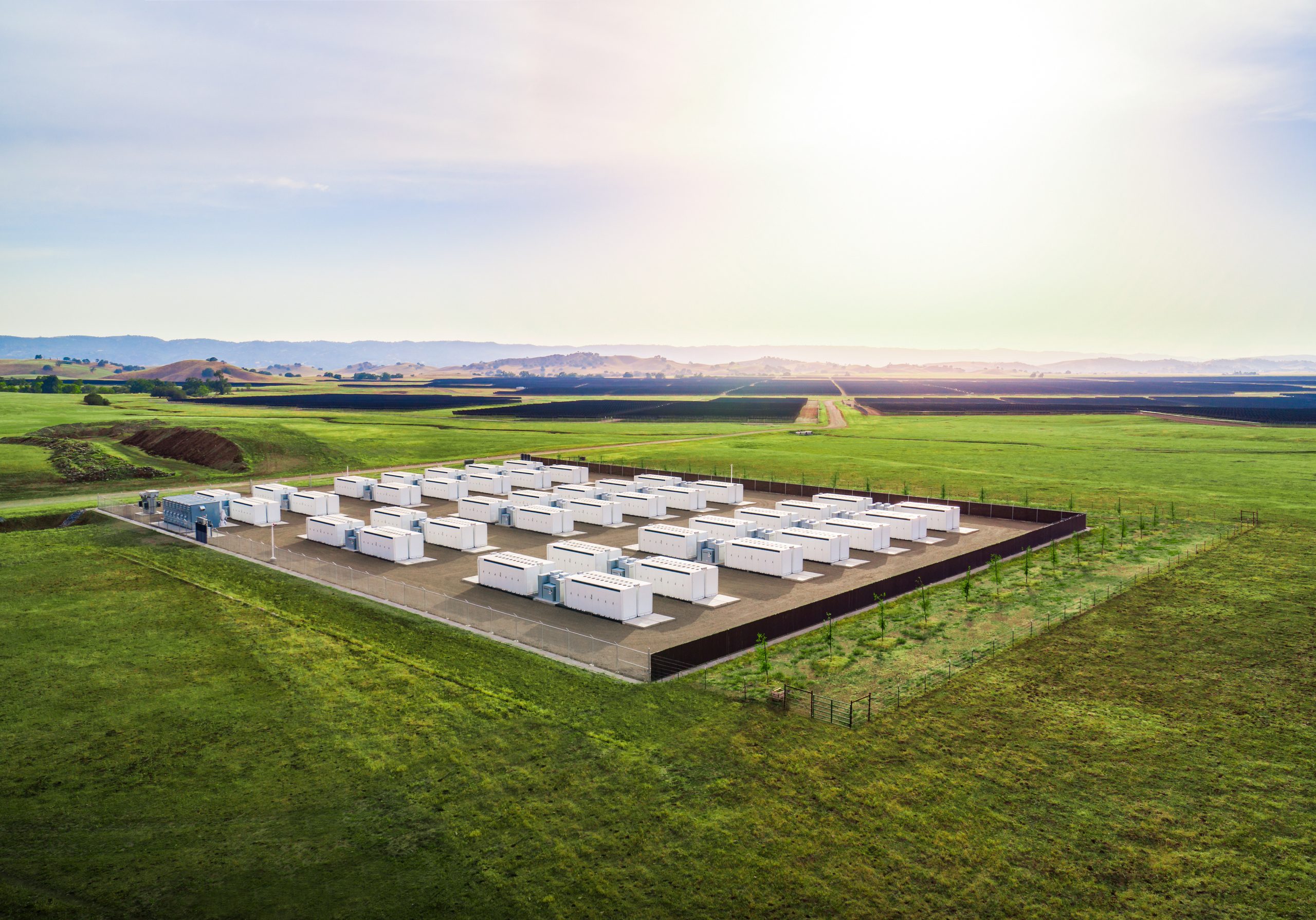 Tesla Shatters Record with 31.4 GWh of Energy Storage Deployments in ...