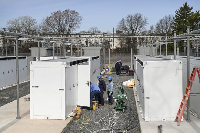 Con Edison battery project nears completion with 11 Tesla Megapacks ...