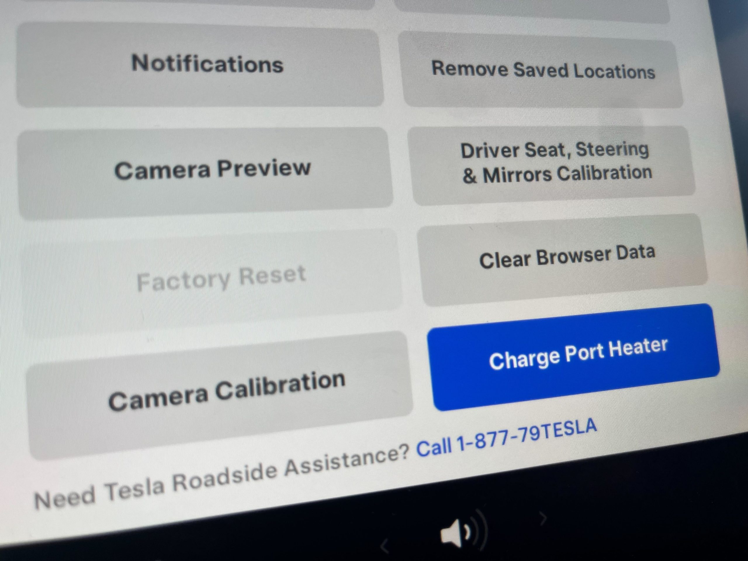 Tesla introduces dedicated Charge Port Heater option [2024.44.3 ...