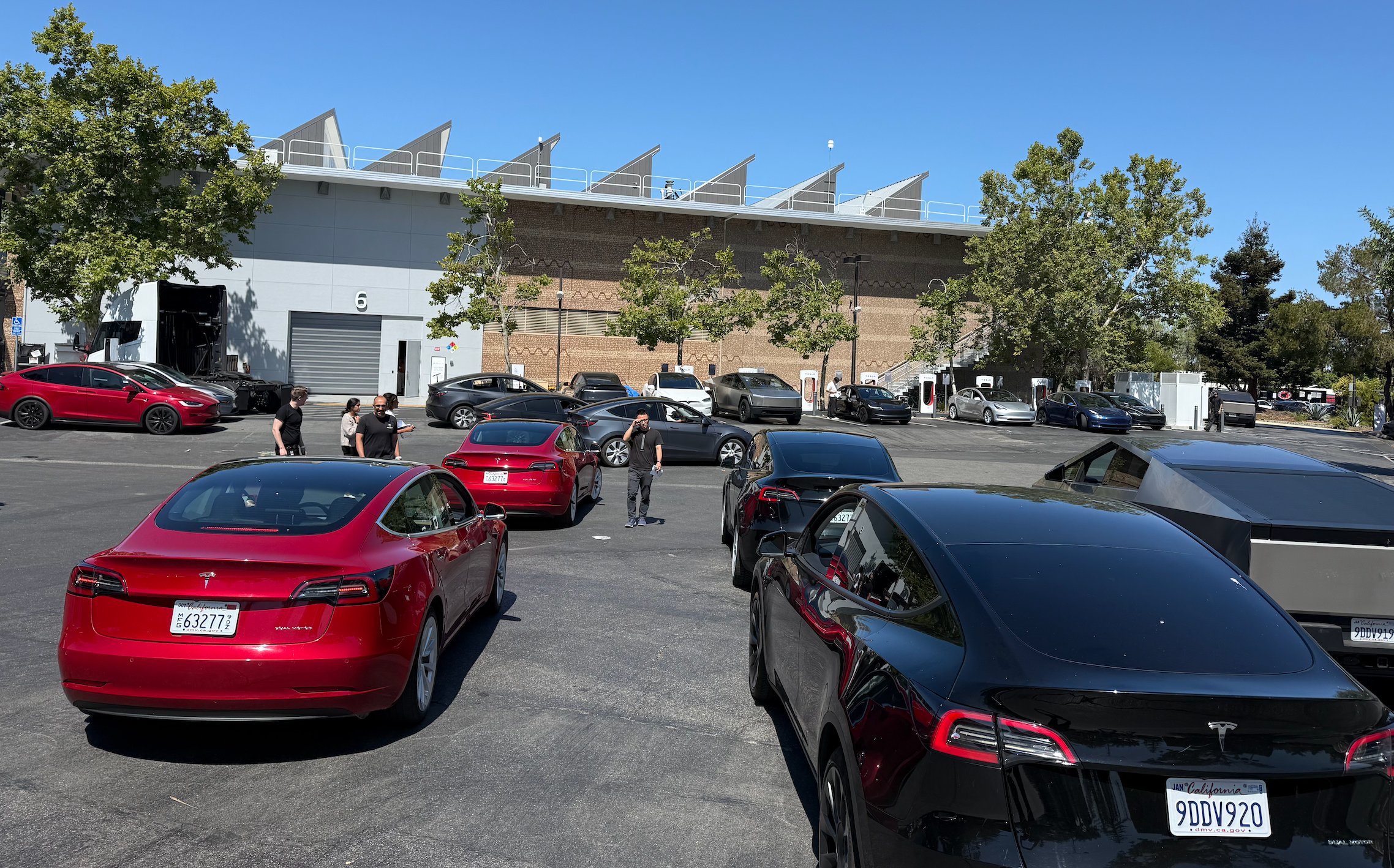 Tesla pressure tests virtual queuing at Superchargers, public pilots ...