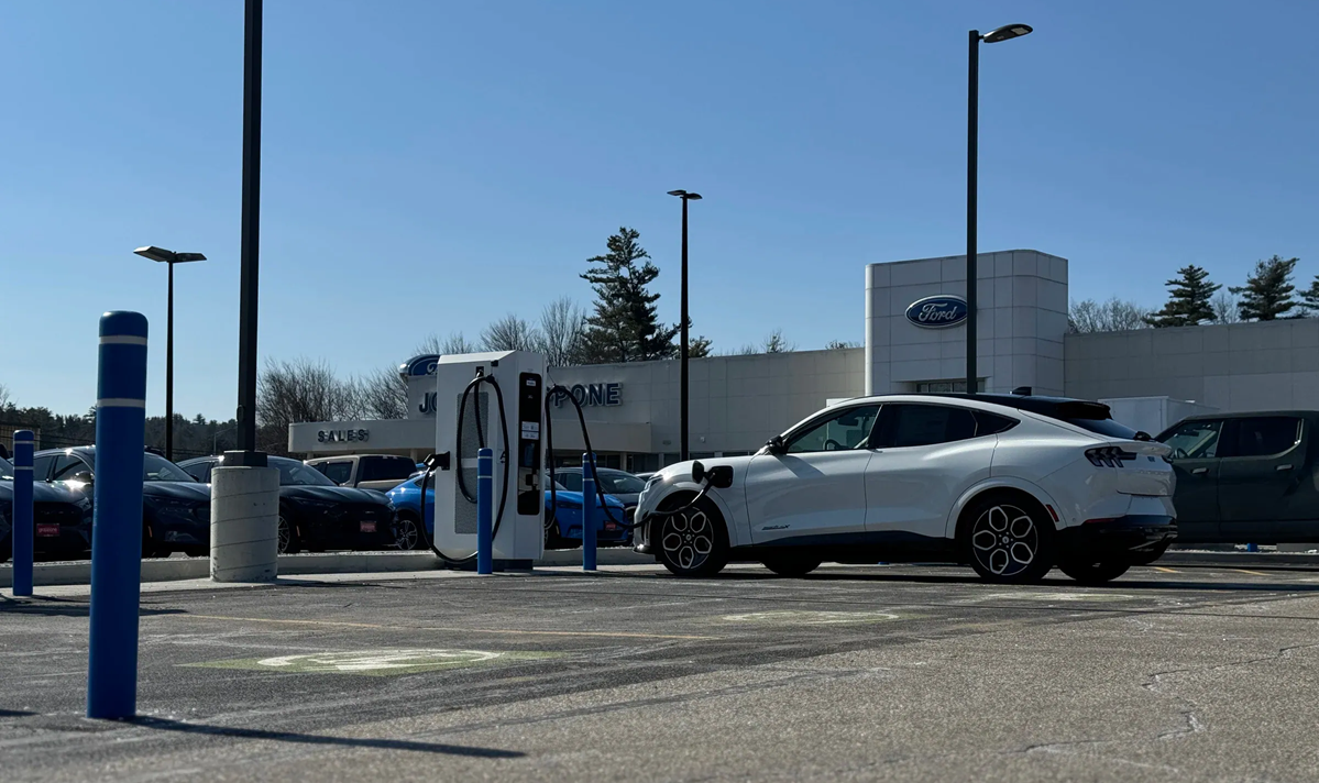 Ford Charge launches with 1,200 public fast chargers across Canada and ...