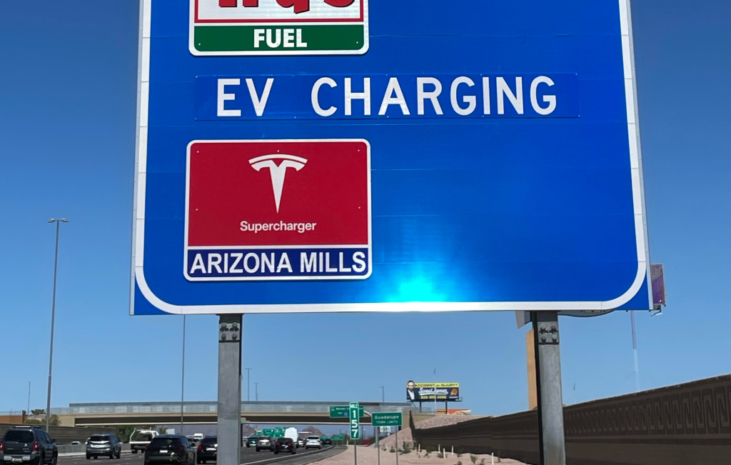 Tesla Superchargers Now Featured on U.S. Highway Signs - Drive Tesla