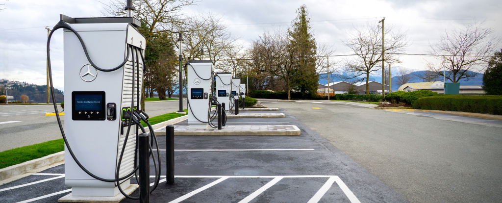 Mercedes-Benz launches 400 kW EV fast-charging network in Canada ...